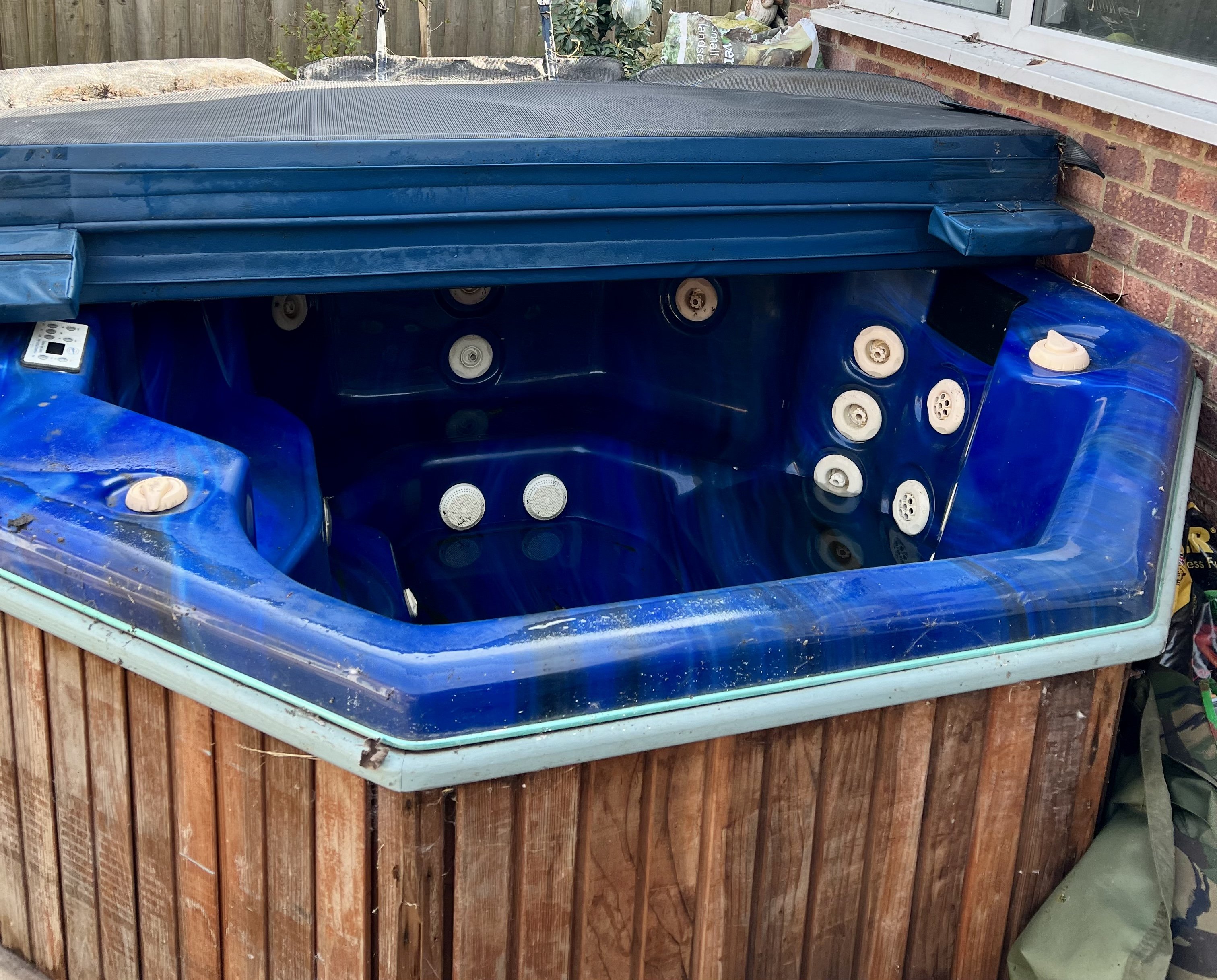 Spaform flashing FLO - Portable Hot Tubs & Spas - Pool and Spa Forum