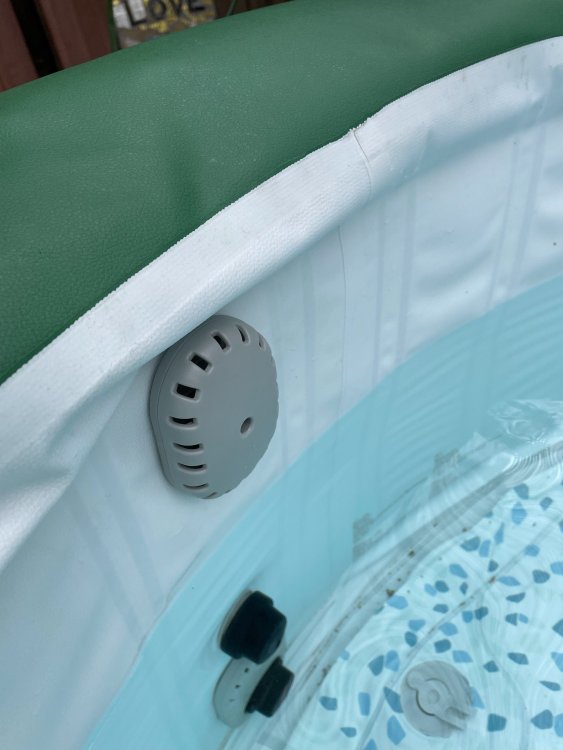 Portable spa deflating / air coming out of the intake filter ...