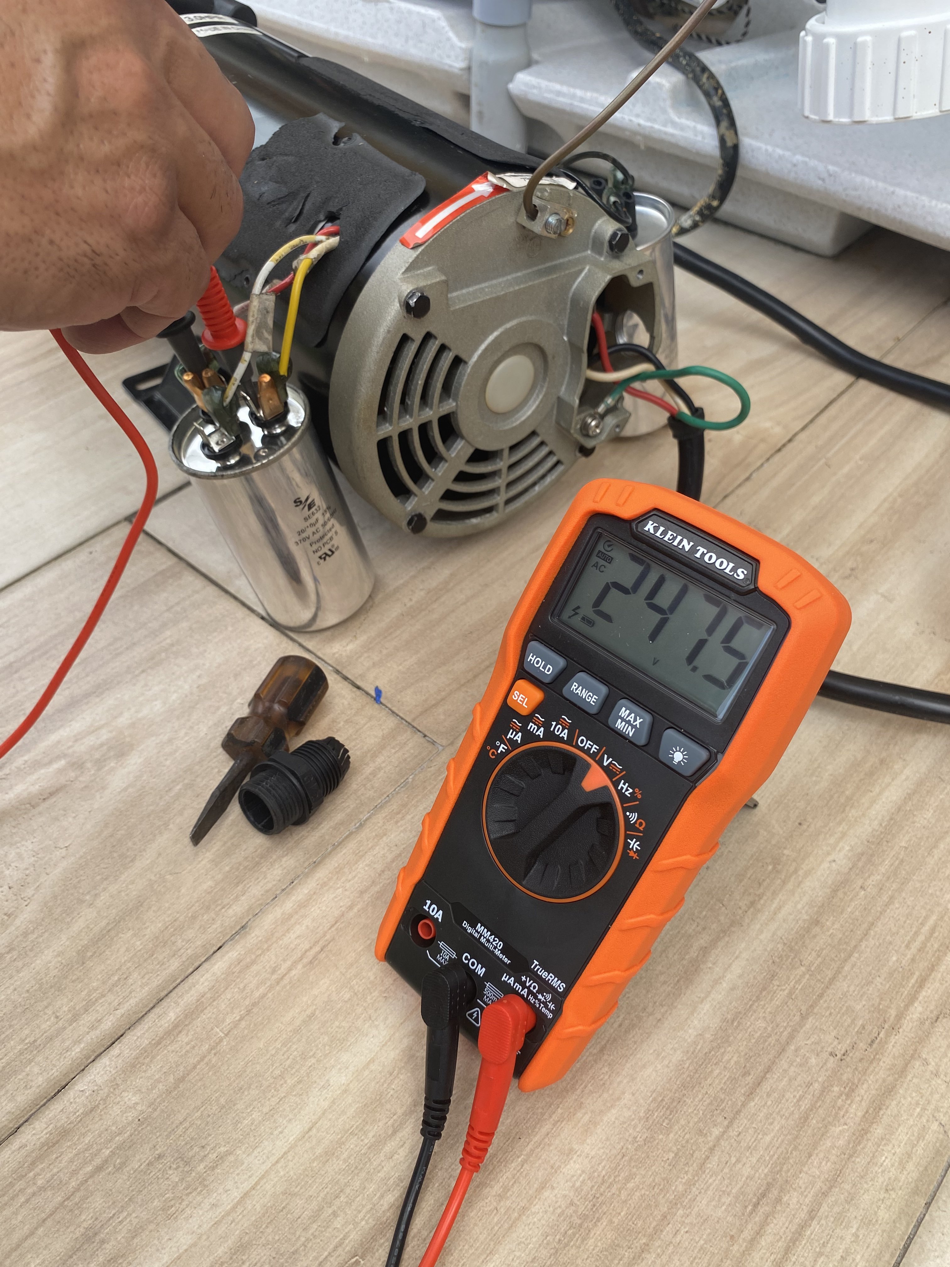 Dream maker spa 220V pump blowing running capacitor twice - Portable ...